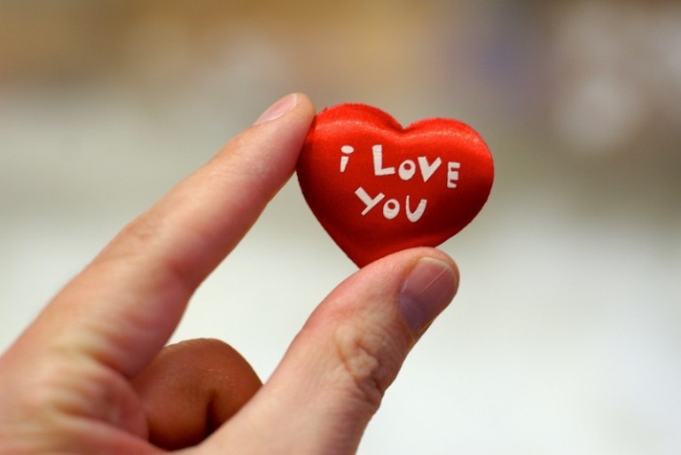 12 Creative Ideas for "I Love You" Photos - The Photo Argus