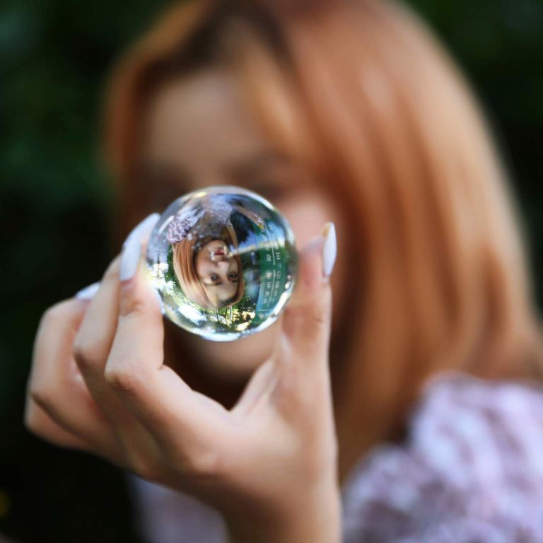 7 Cool Ideas for Crystal Ball Photography - The Photo Argus